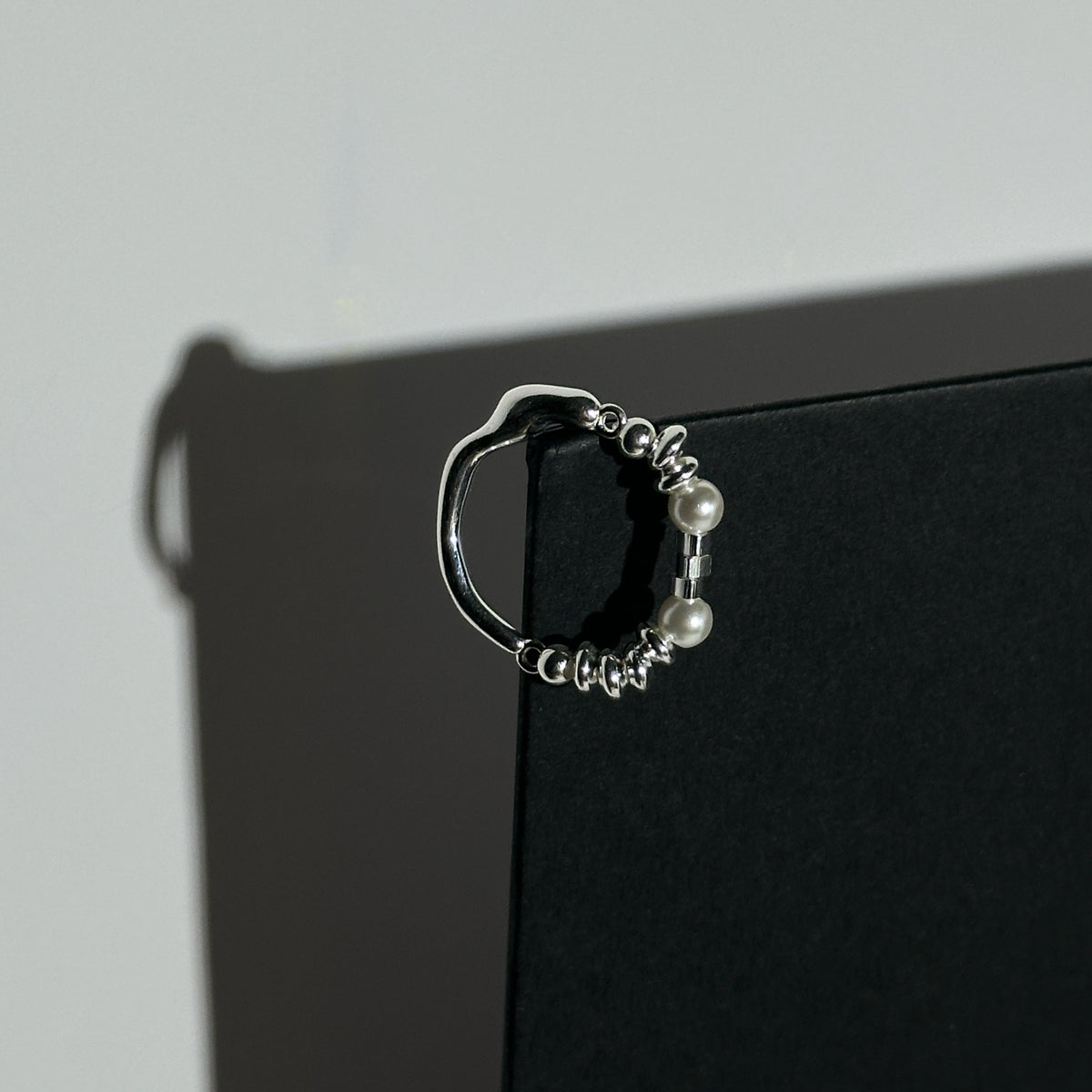 ZENDAYA PEARL RING – Machériestudio